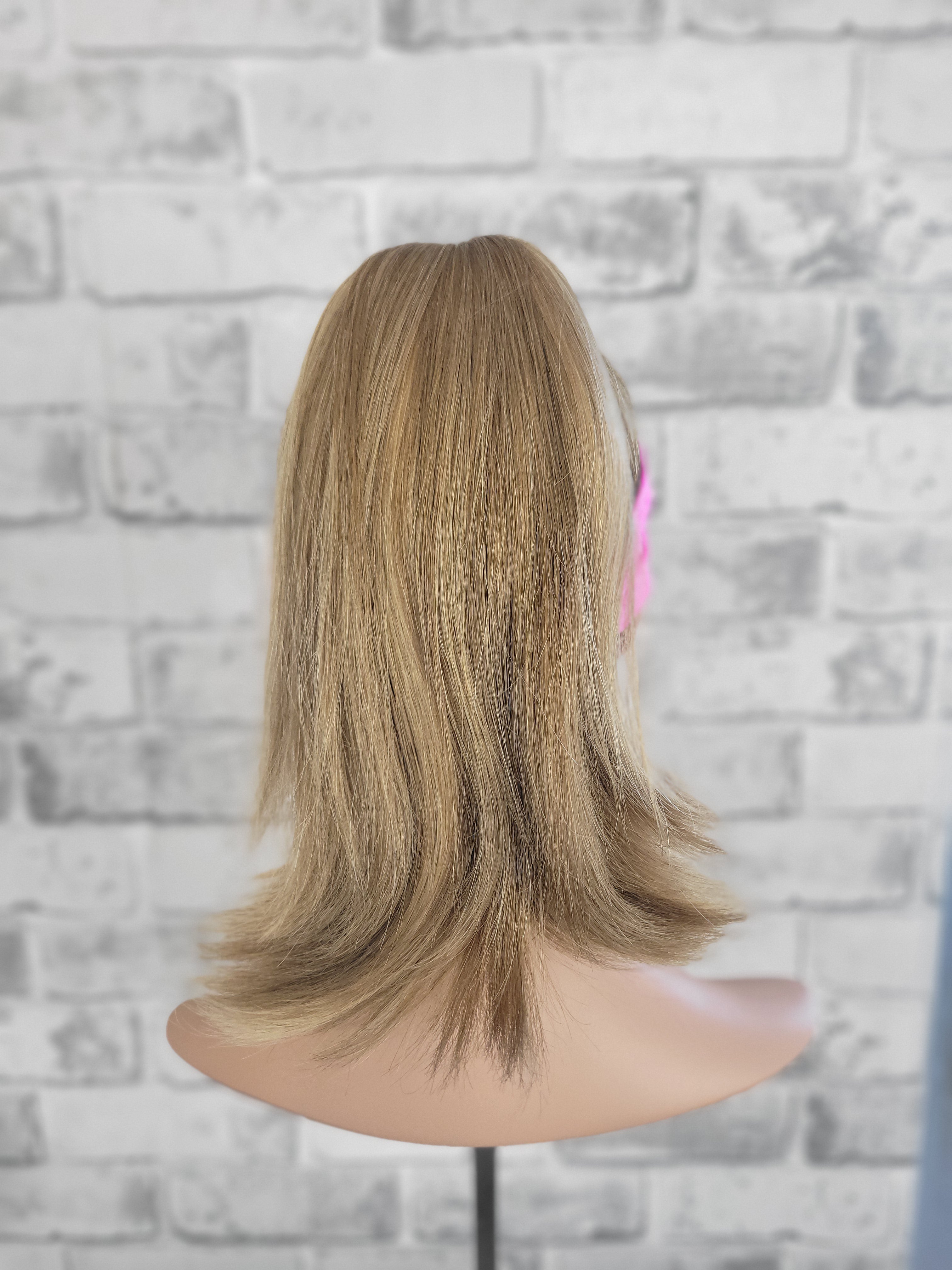 22" Sport Pony Wig - Caramel Twist (M) – FLOX HAIR